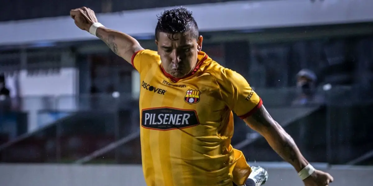 No se preocupa por ser titular, aquí fue visto Pineida que solo pasa ...